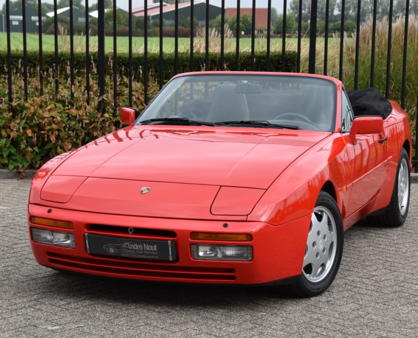 Porsche 944 turbo cabriolet – Nout Classic Cars